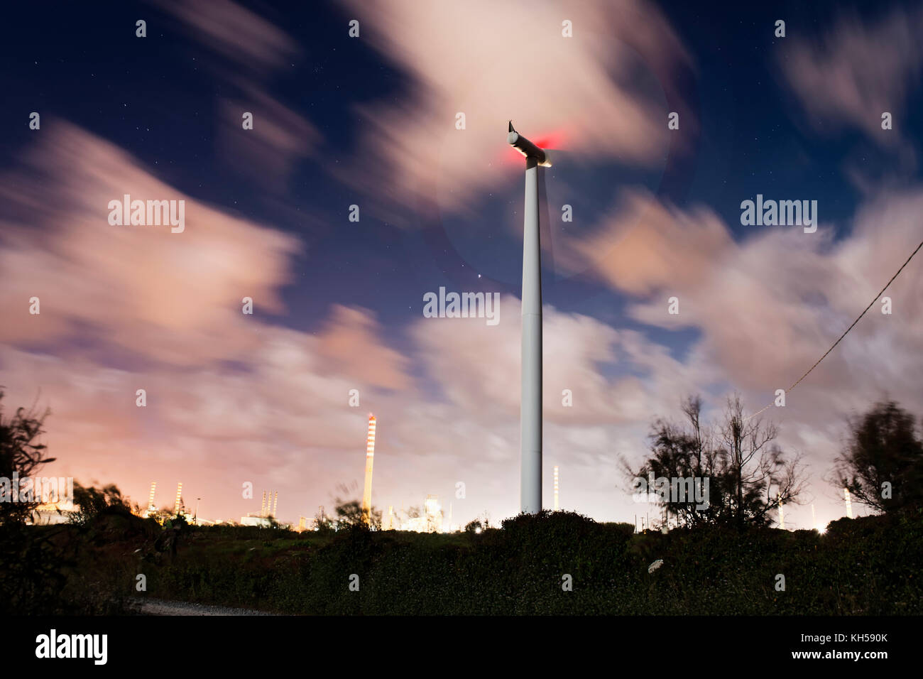 Green industries alternative energy hi-res stock photography and images ...