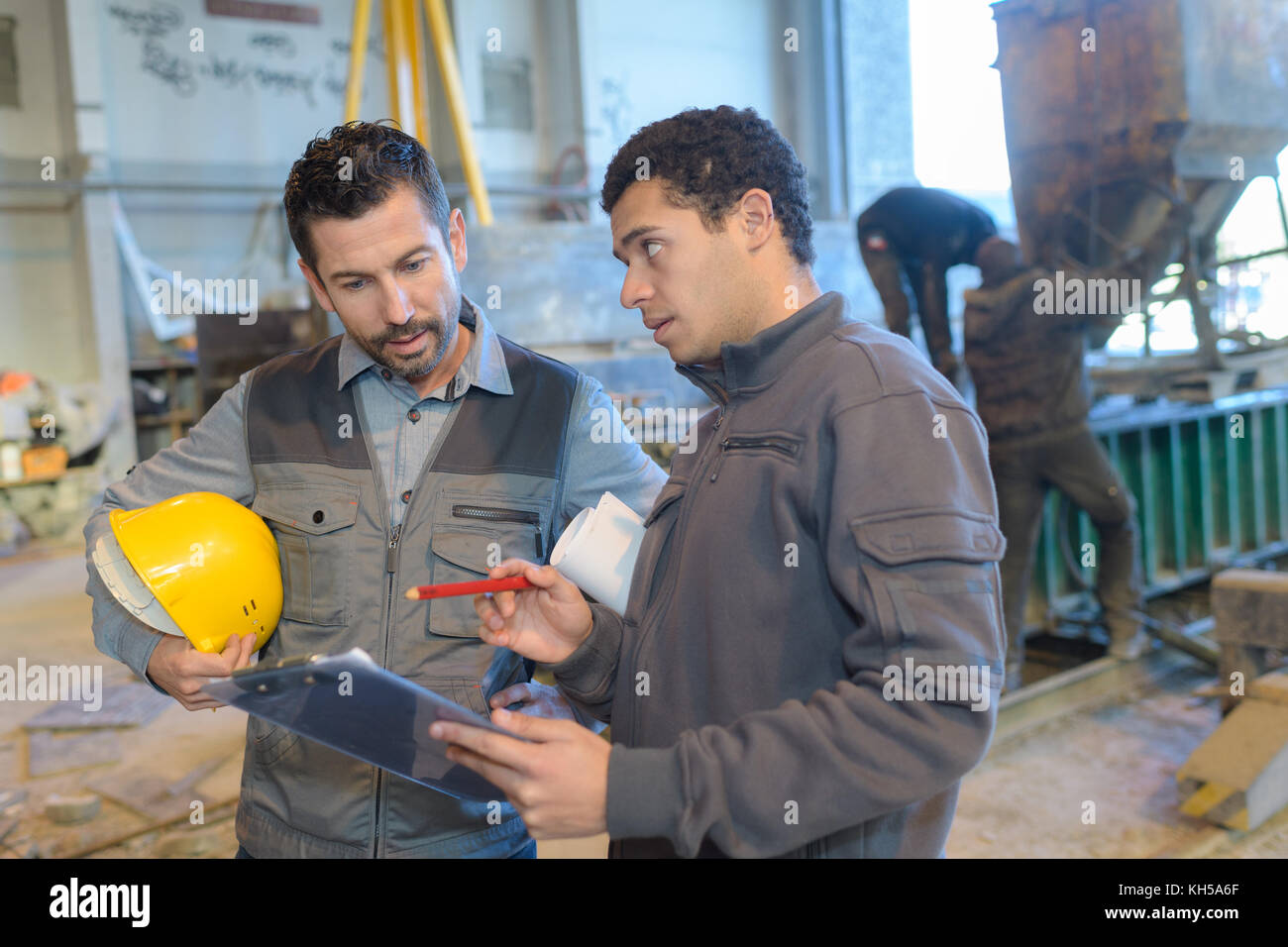 Working mother construction site hi-res stock photography and images ...