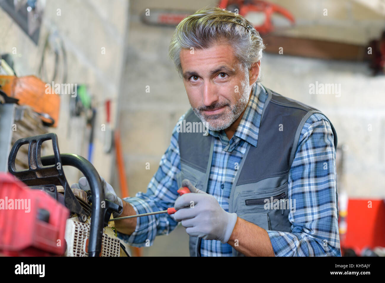 small engine mechanic Stock Photo - Alamy