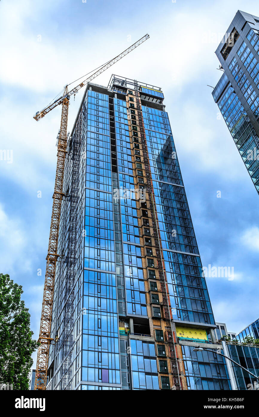 External glass elevator hi-res stock photography and images - Alamy
