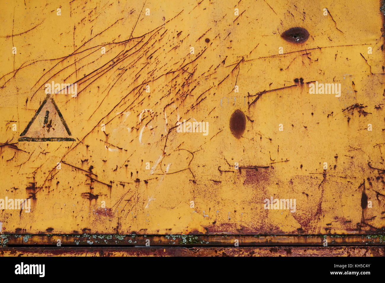 Deep rusty texture hi-res stock photography and images - Alamy