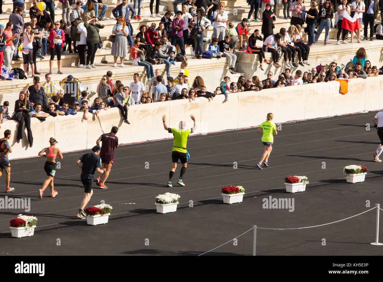 Marathon finish line male hi-res stock photography and images - Alamy