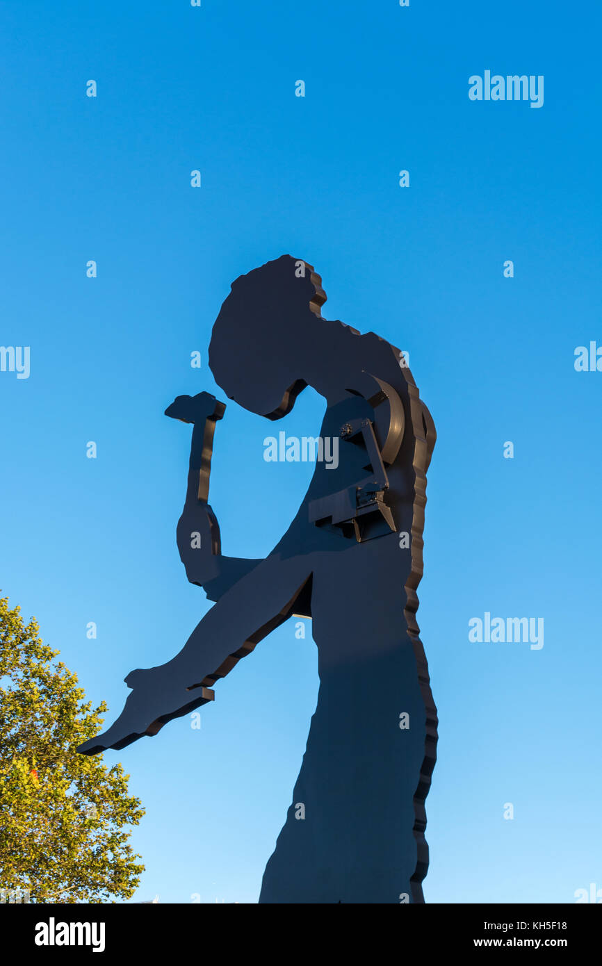 Frankfurt sculpture monument art hi-res stock photography and images ...