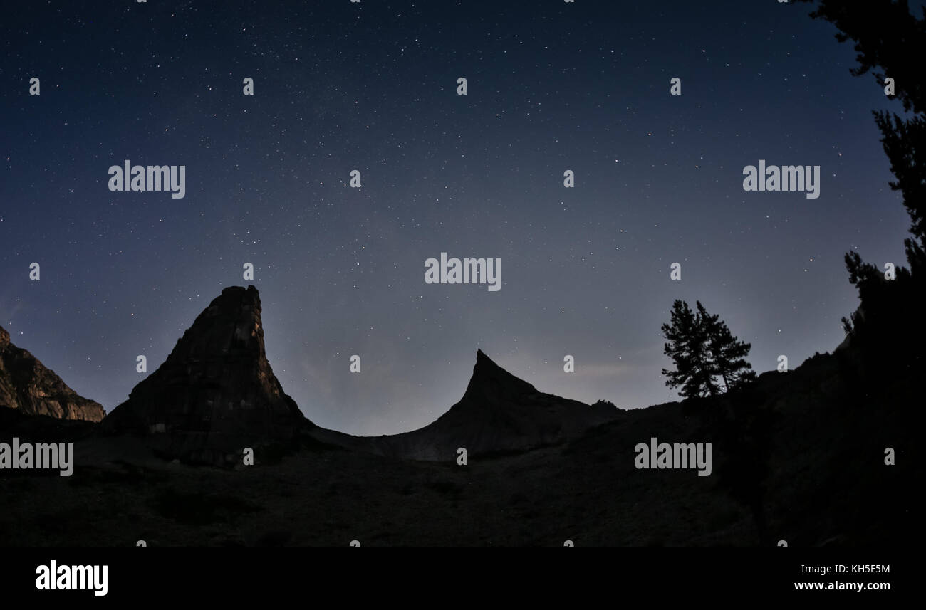 Muya gongga hi-res stock photography and images - Alamy