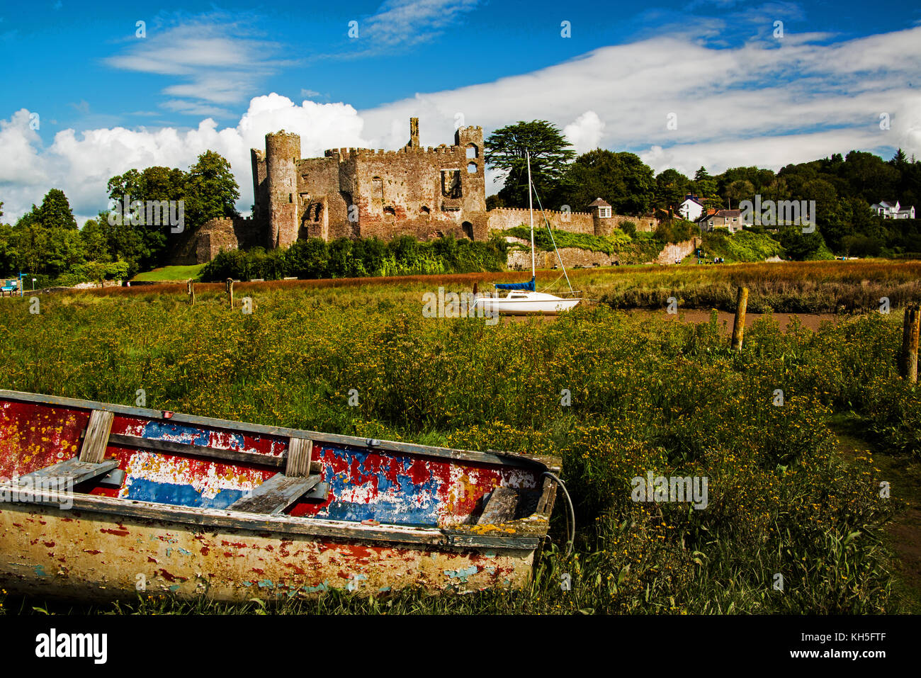 Laugharne wales hi-res stock photography and images - Alamy
