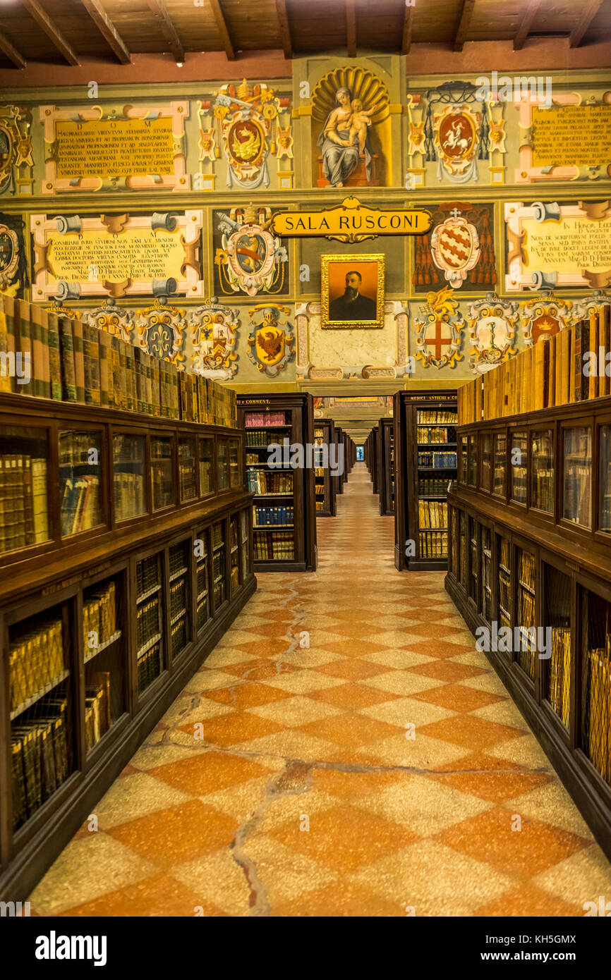 University of bologna middle ages hi-res stock photography and images ...