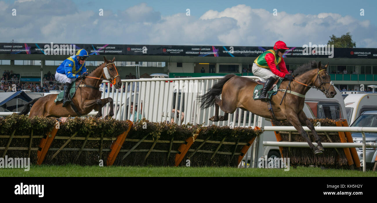 Uttoxeter racecourse hi-res stock photography and images - Alamy
