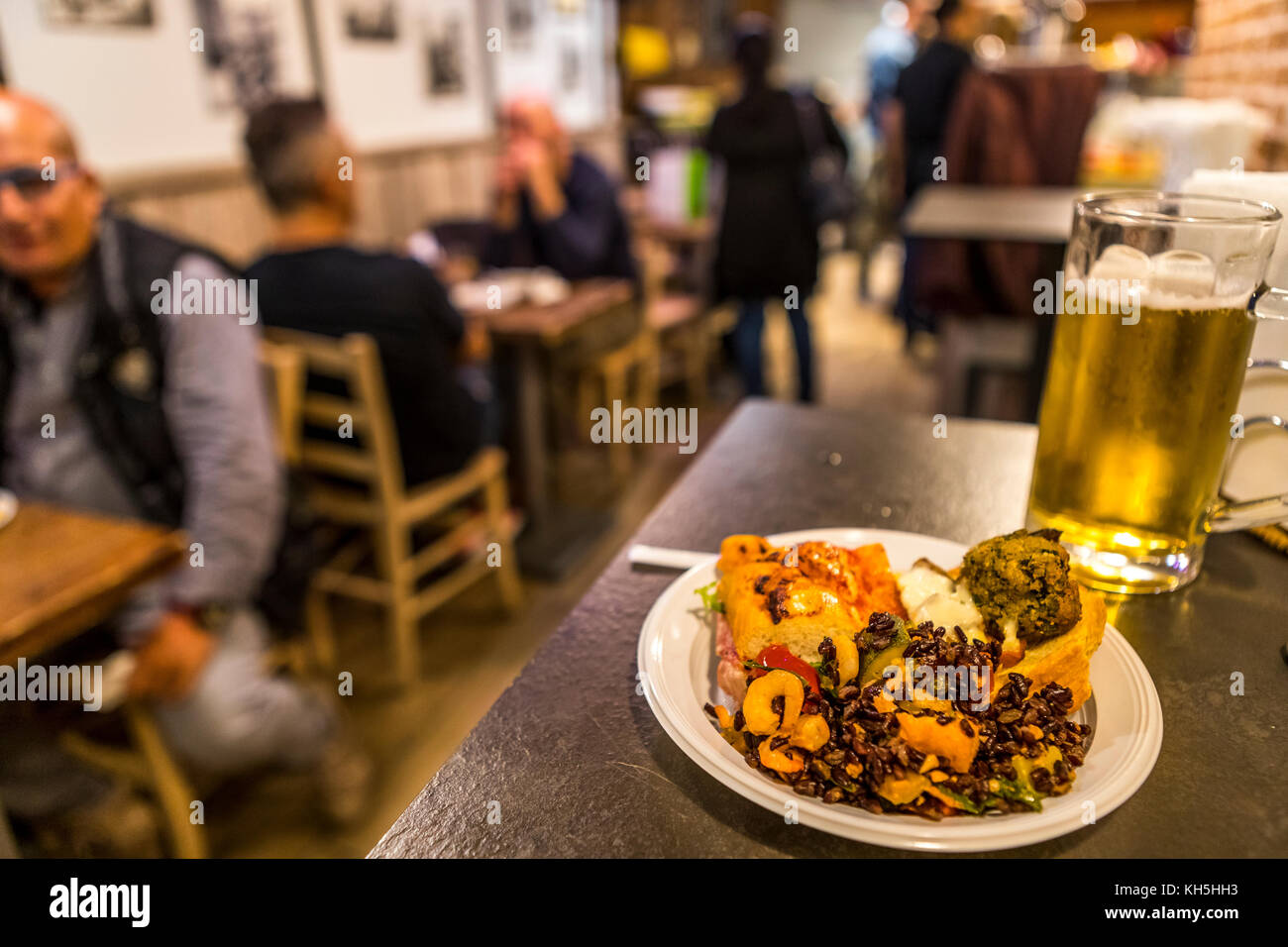 Aperitivo in the Cafe Mercato off Piazza Maggiore, Bologna city life ...