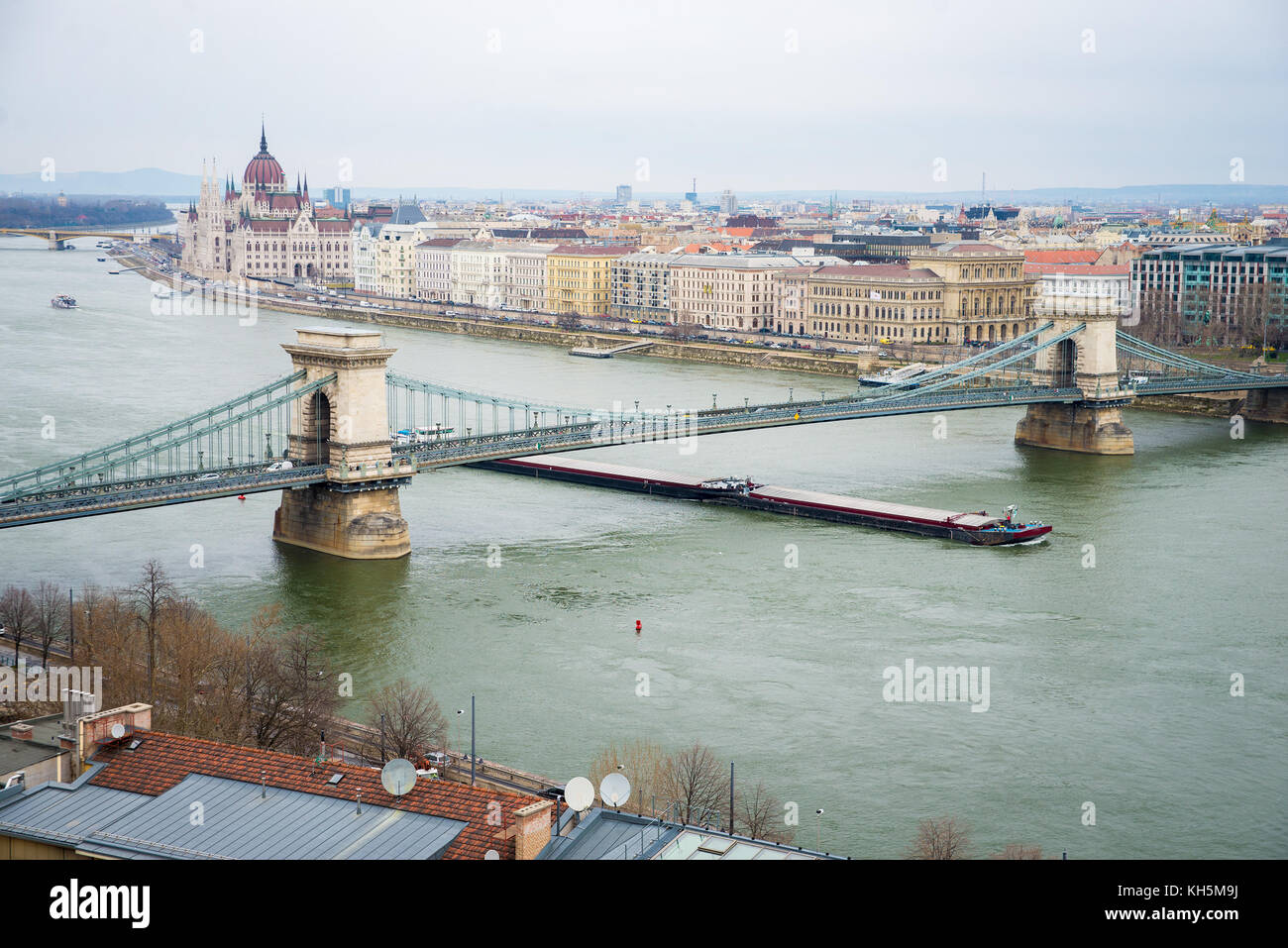 Barge with chain hi-res stock photography and images - Alamy