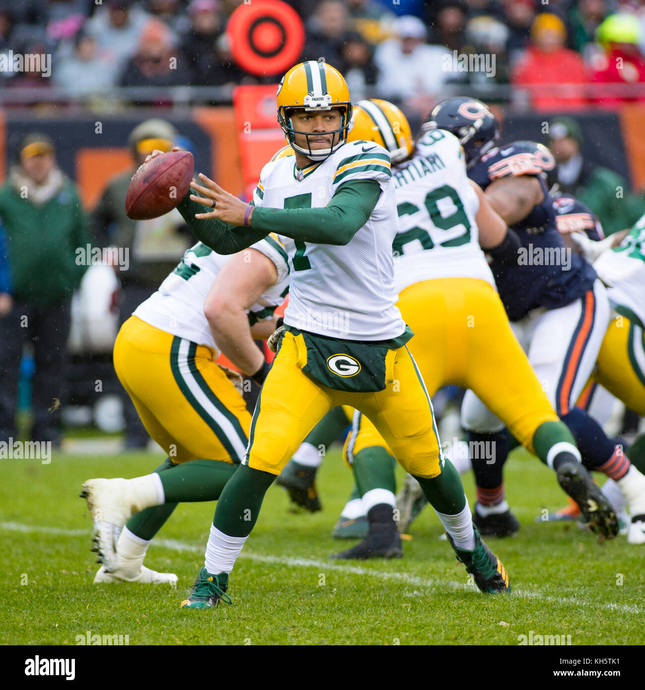 Chicago, Illinois, USA. 12th Nov, 2017. - Packers Quarterback #7 Brett ...