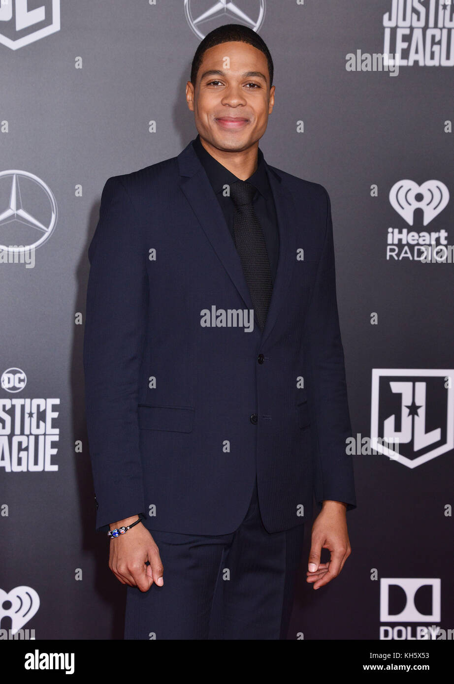 Los Angeles, USA. 13th Nov, 2017. Rey Fisher 001 attend the premiere of ...