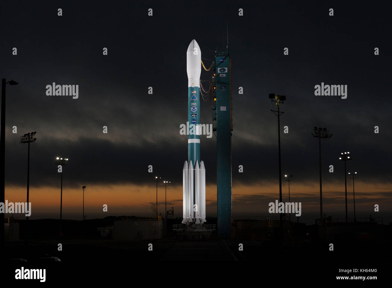 Payload system satellite hi-res stock photography and images - Alamy