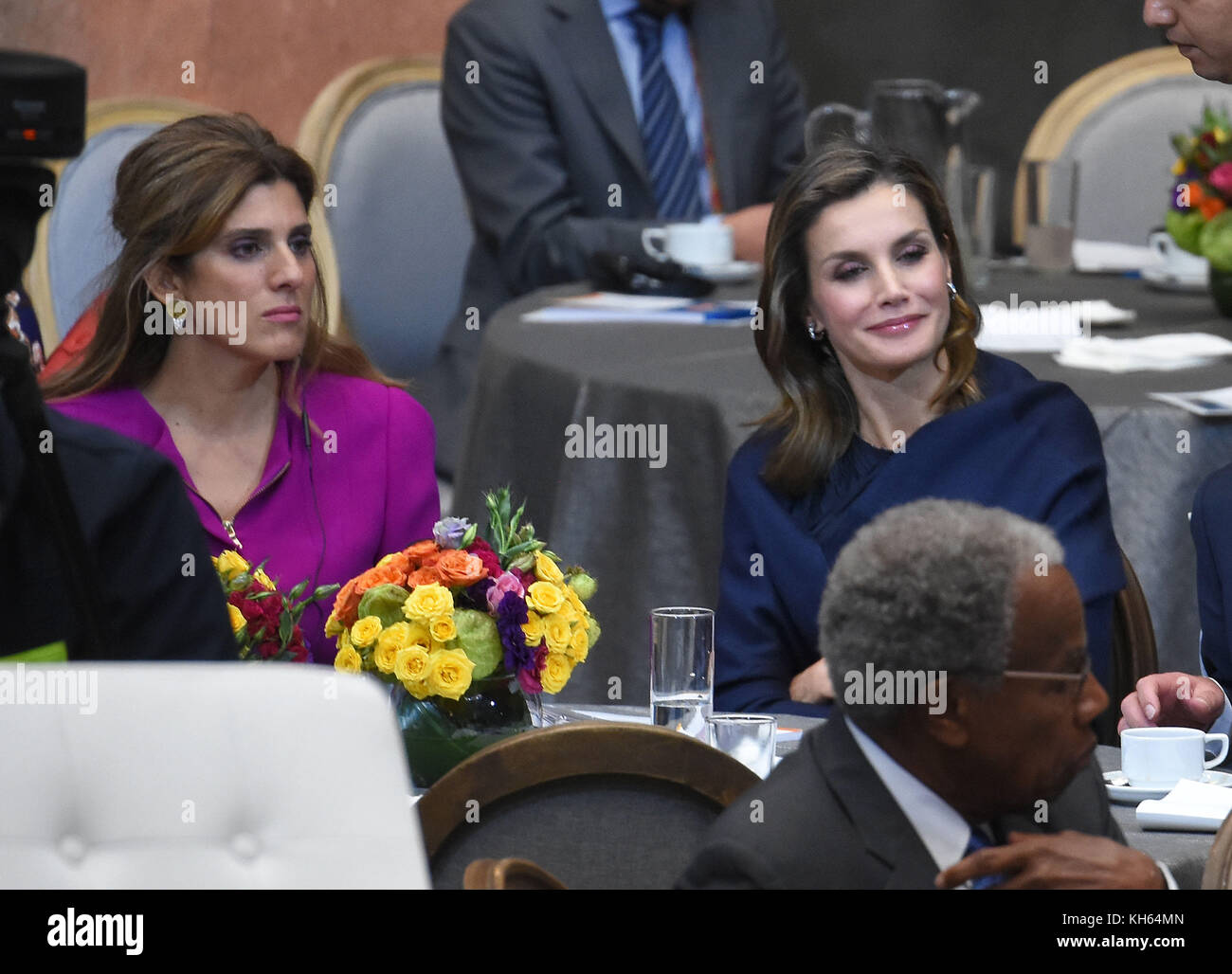Ciudad De Mexico, Mexico. 14th Nov, 2017. Spain's Queen Letizia, right ...