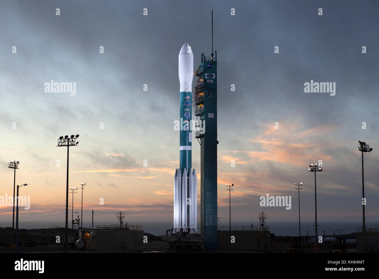 Payload system satellite hi-res stock photography and images - Alamy