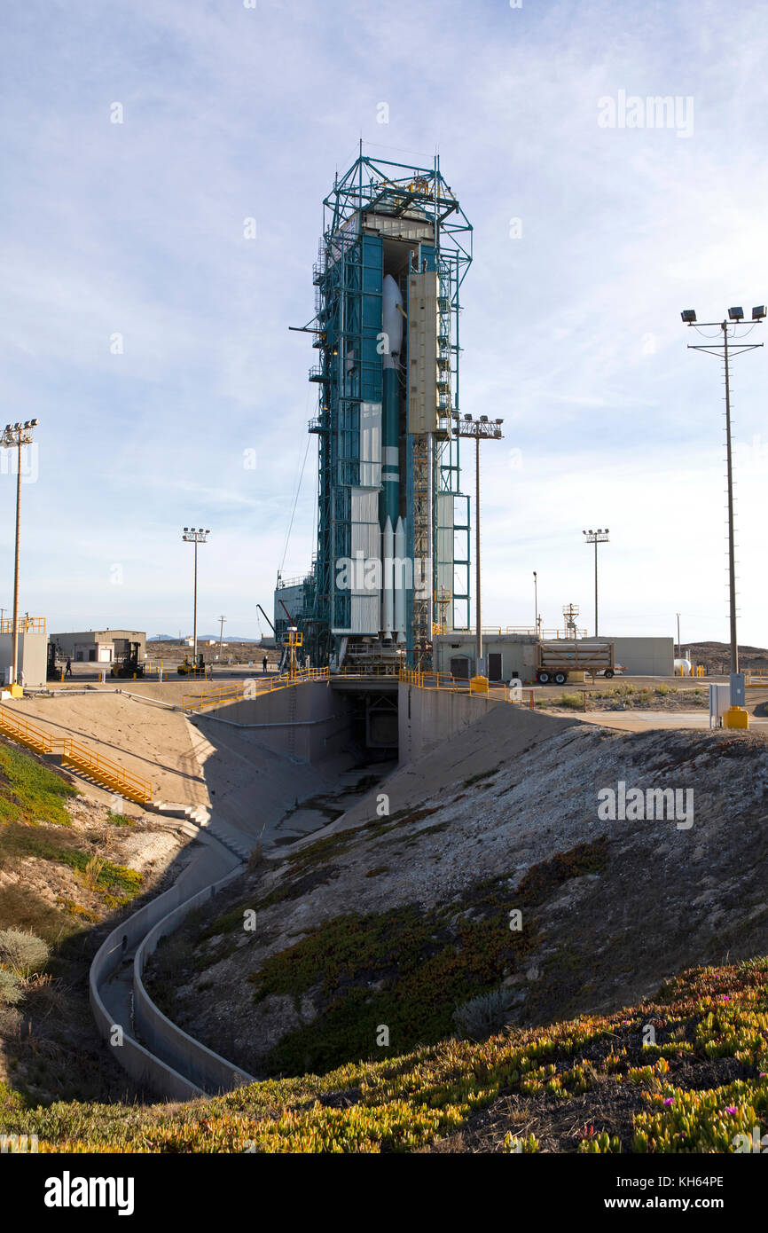 Space base delta 1 hi-res stock photography and images - Alamy