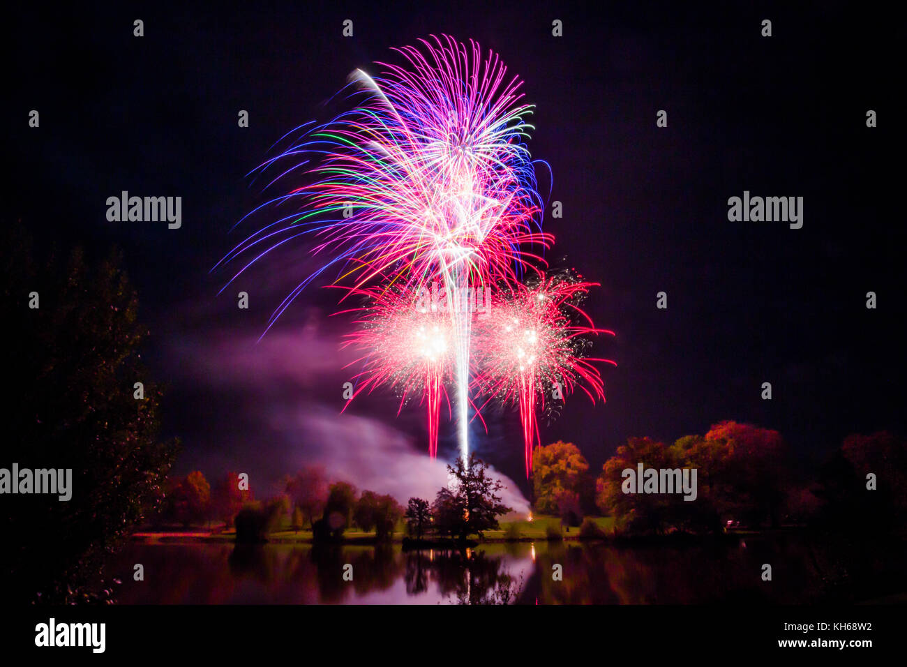 Heritage park fireworks kent hi-res stock photography and images - Alamy