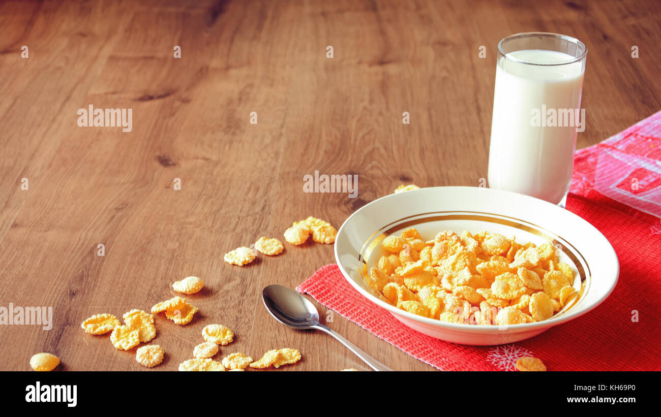 Cereal and fruit for Breakfast on the table. Delicious food at h Stock ...