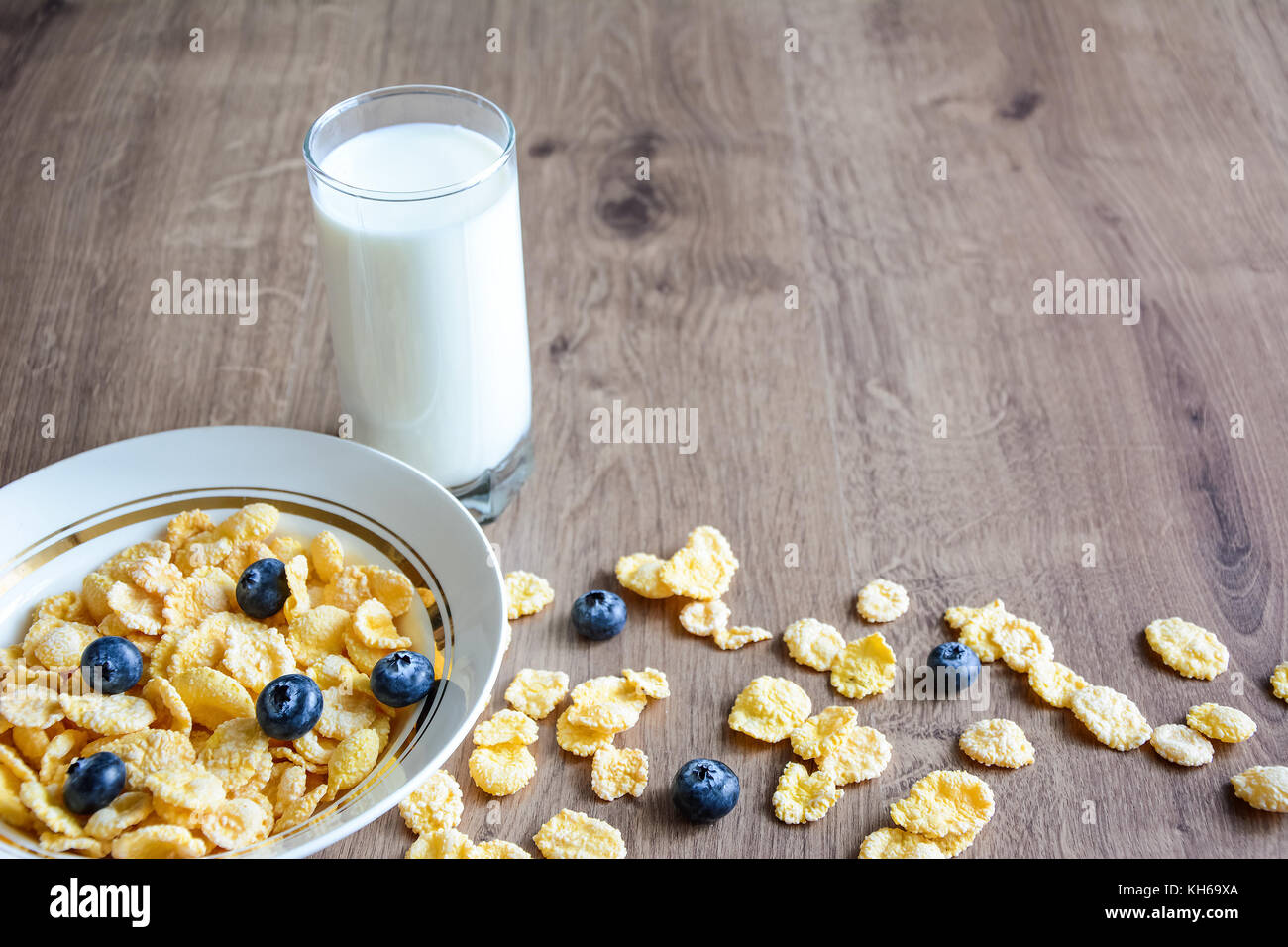 Cereal and fruit for Breakfast on the table. Delicious food at h Stock ...