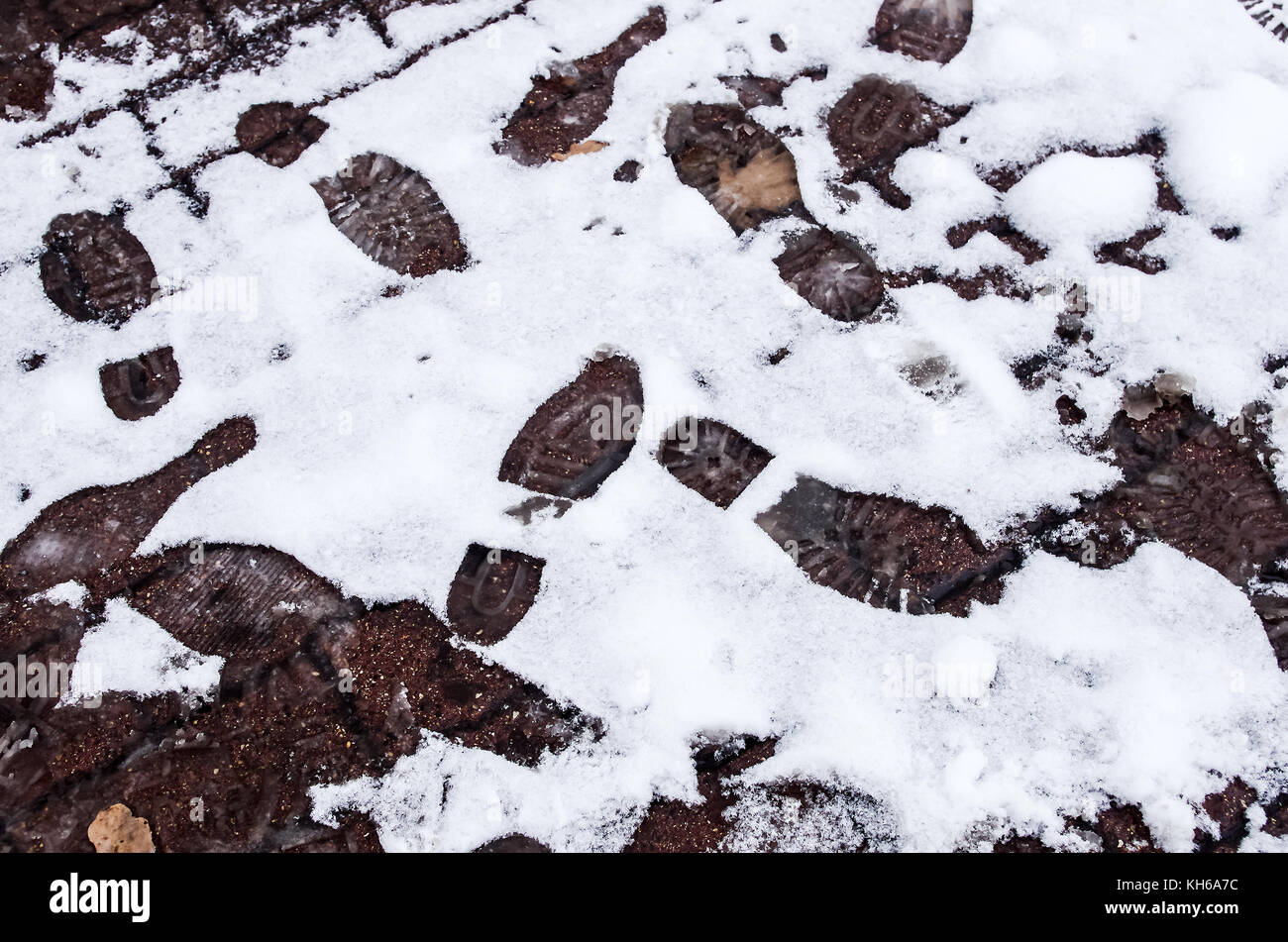Boot footprints in mud hi-res stock photography and images - Alamy