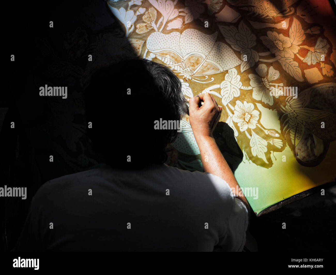 Batik artist in Jogjakarta, Central Java, Indonesia Stock Photo - Alamy