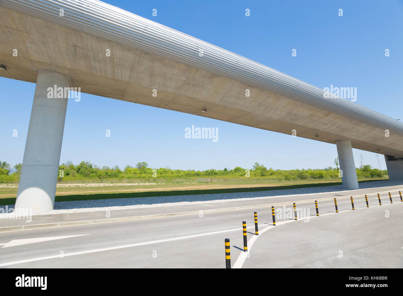 Flyover over road and green areas Stock Photo - Alamy