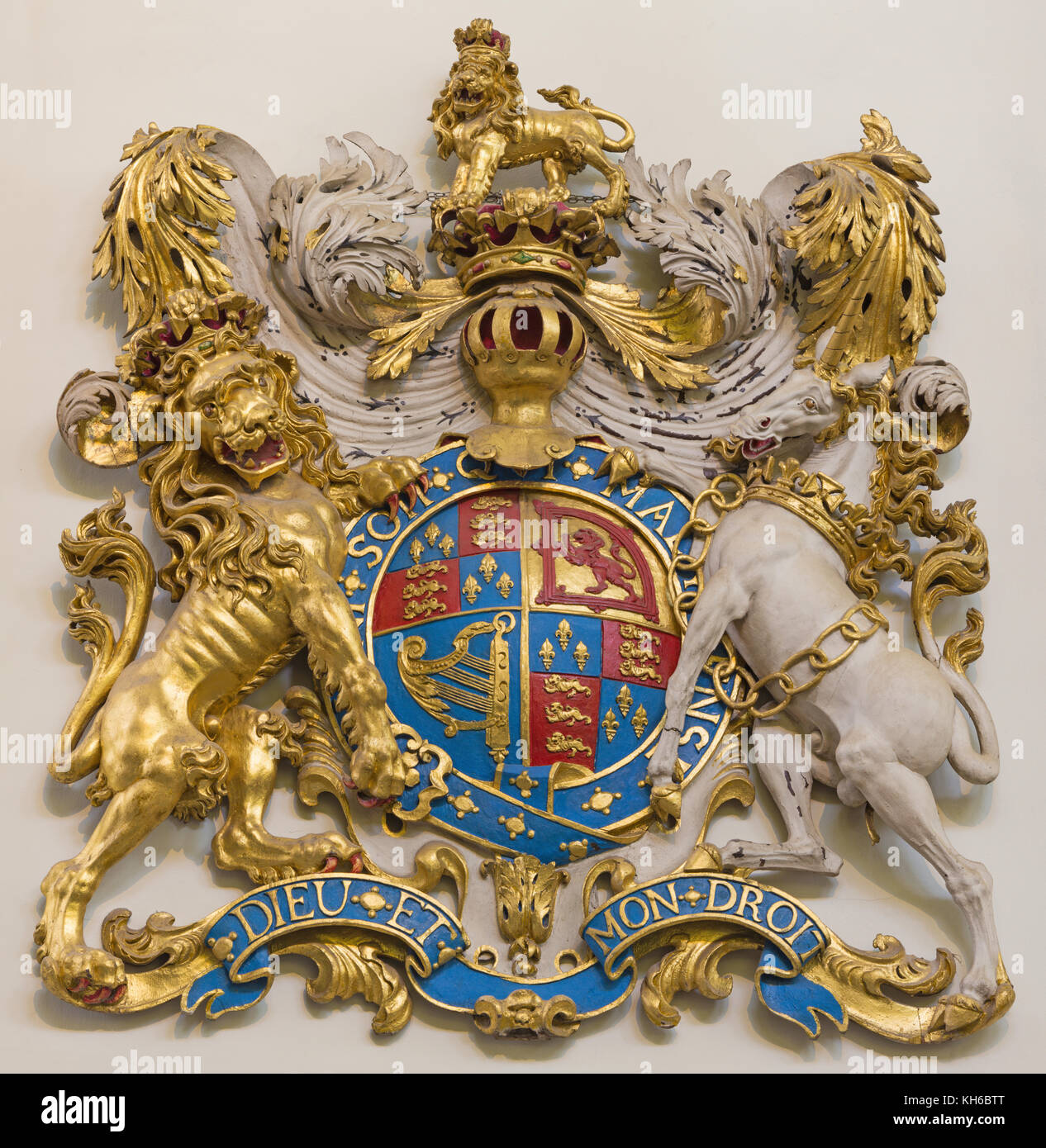 Royal arms hi-res stock photography and images - Alamy