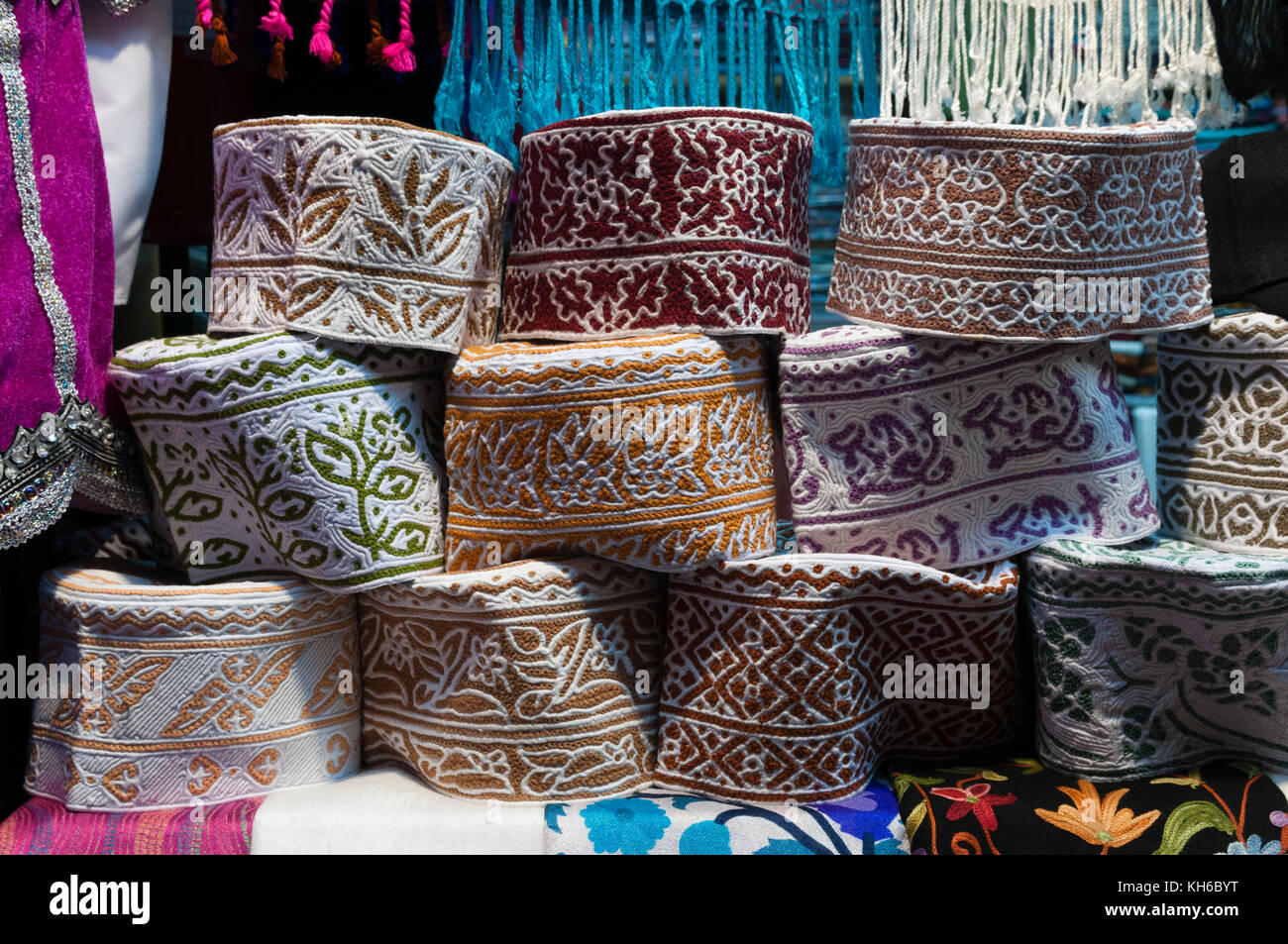 Mutrah souk, Muscat, Oman Stock Photo - Alamy