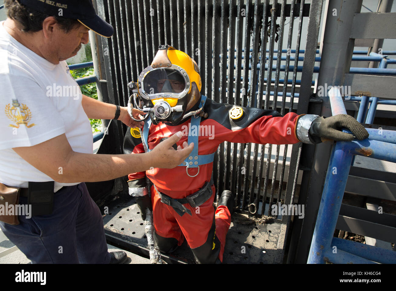 Airtight suit hi-res stock photography and images - Alamy