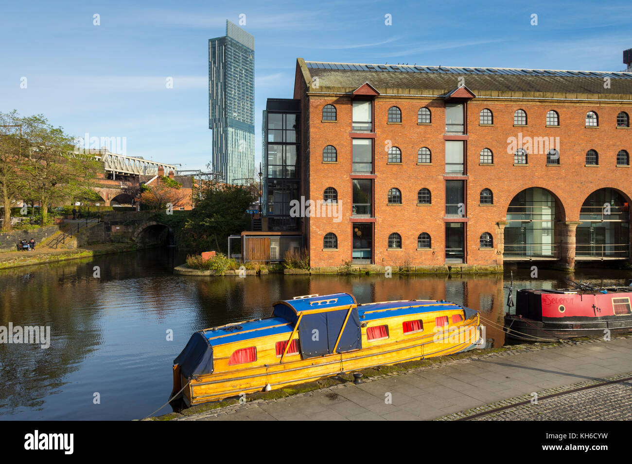 Manchester boat canal 19th century hi-res stock photography and images ...