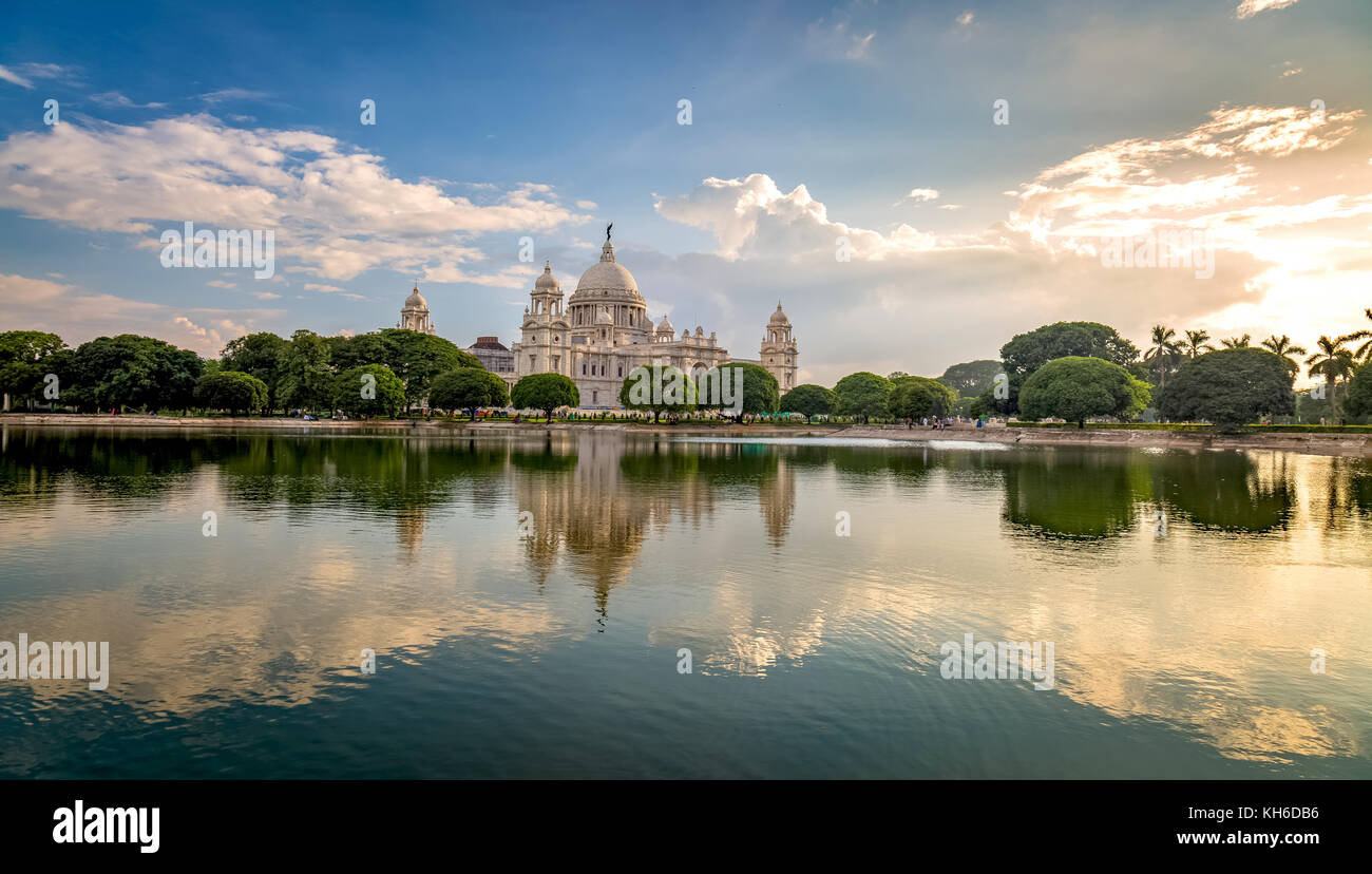 Victoria Memorial white marble architecture building and museum at ...