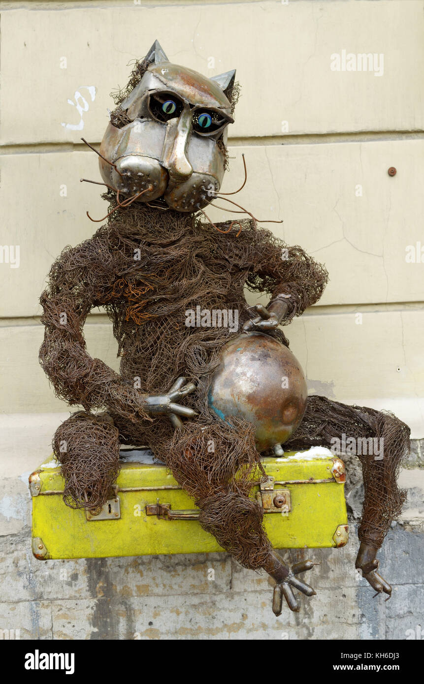 05.02.2016.Russia.Saint-Petersburg.Cat sculpture made of metal wires on ...