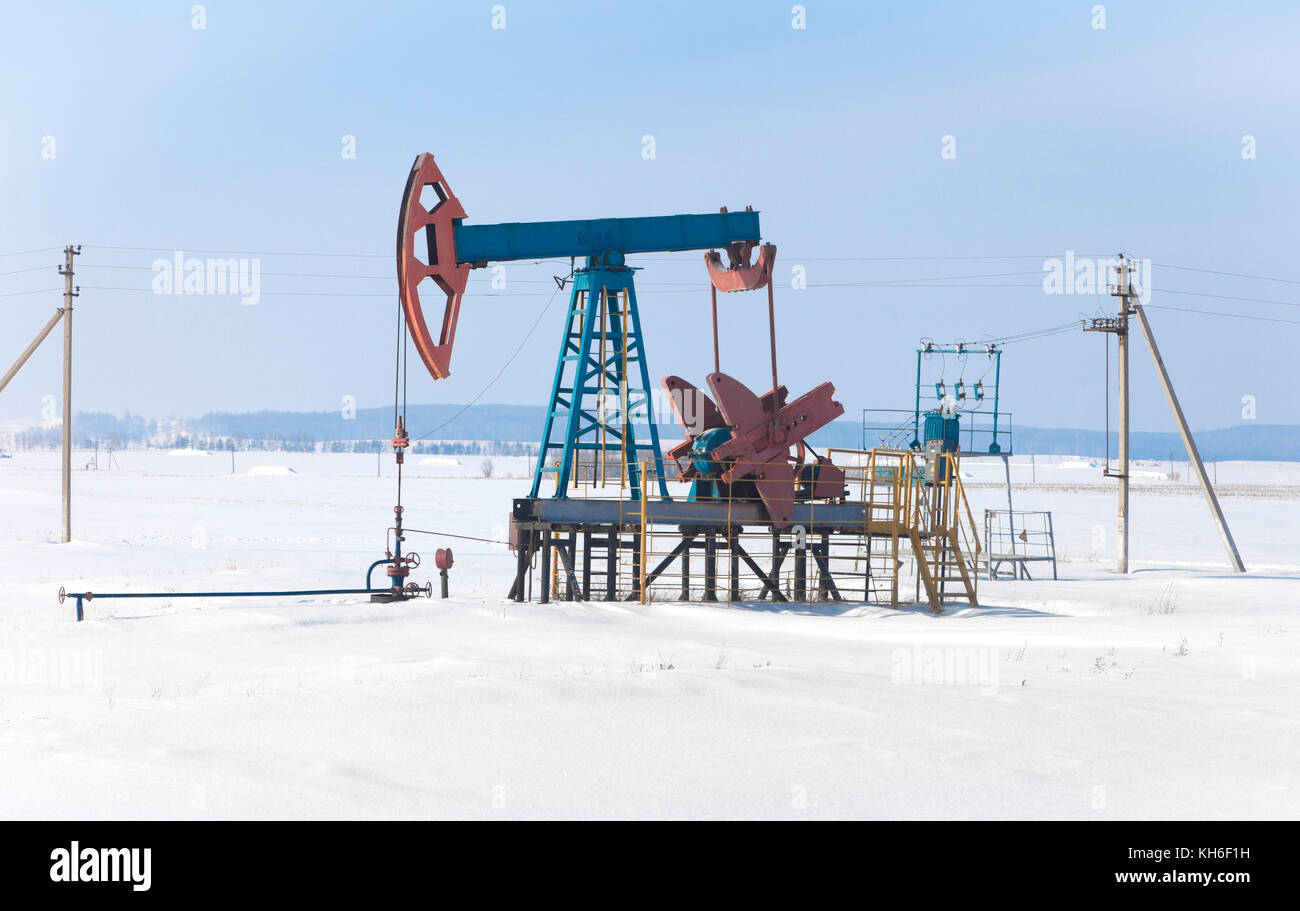Siberia oil rig hi-res stock photography and images - Alamy
