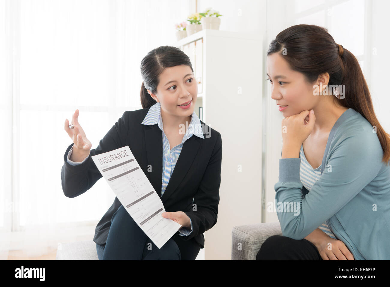 Girl showing case hi-res stock photography and images - Alamy