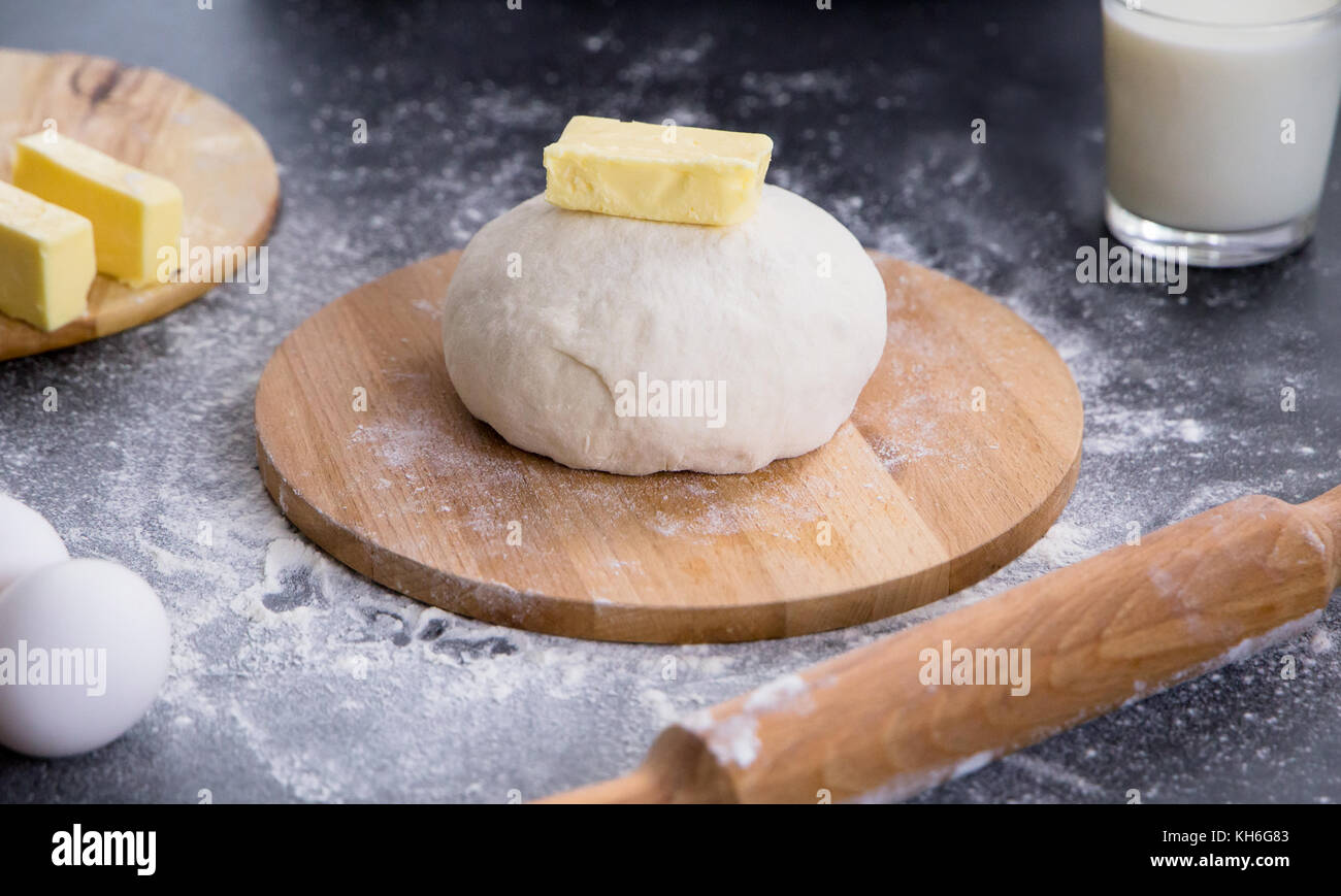 fresh dough ready for baking Stock Photo - Alamy