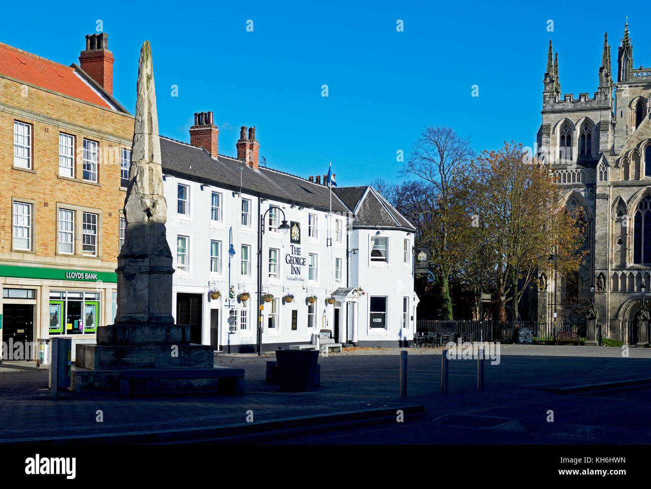 The George Inn and Selby Abbey, North Yorkshire, England UK Stock Photo ...