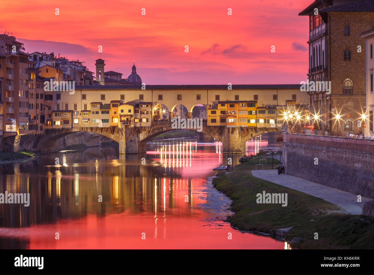 River Arno and Ponte Vecchio in Florence, Italy Stock Photo - Alamy