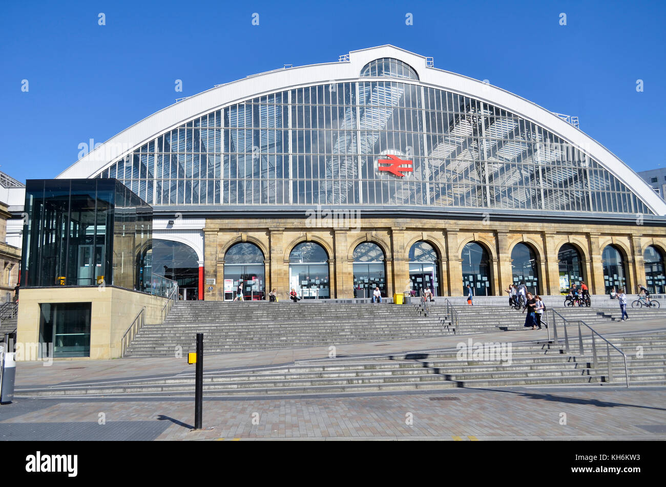 Liverpool Lime Street Station, Liverpool, UK Stock Photo - Alamy