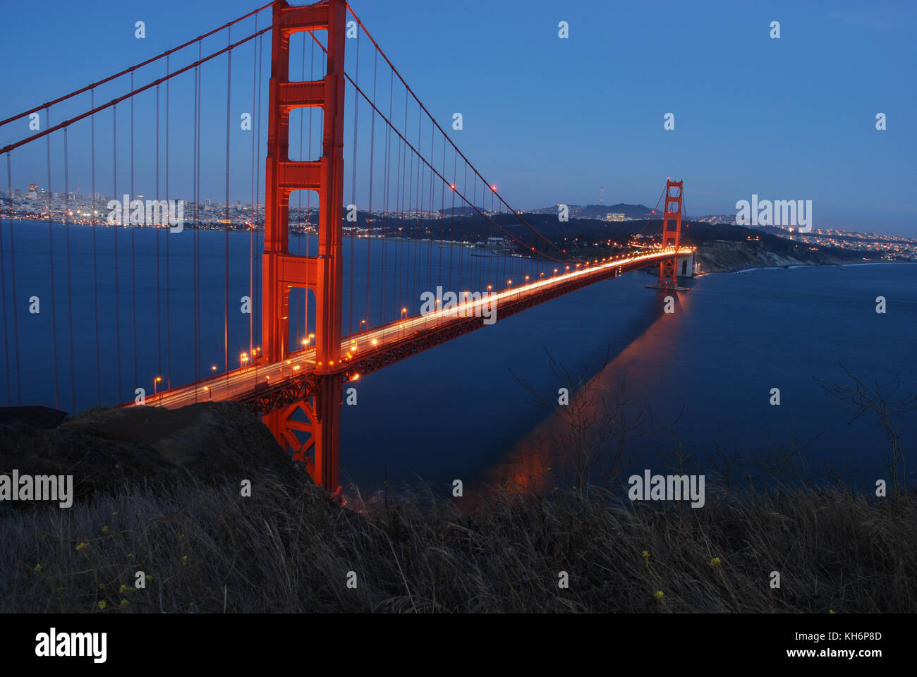 Full length of the Golden Gate Bridge Stock Photo - Alamy