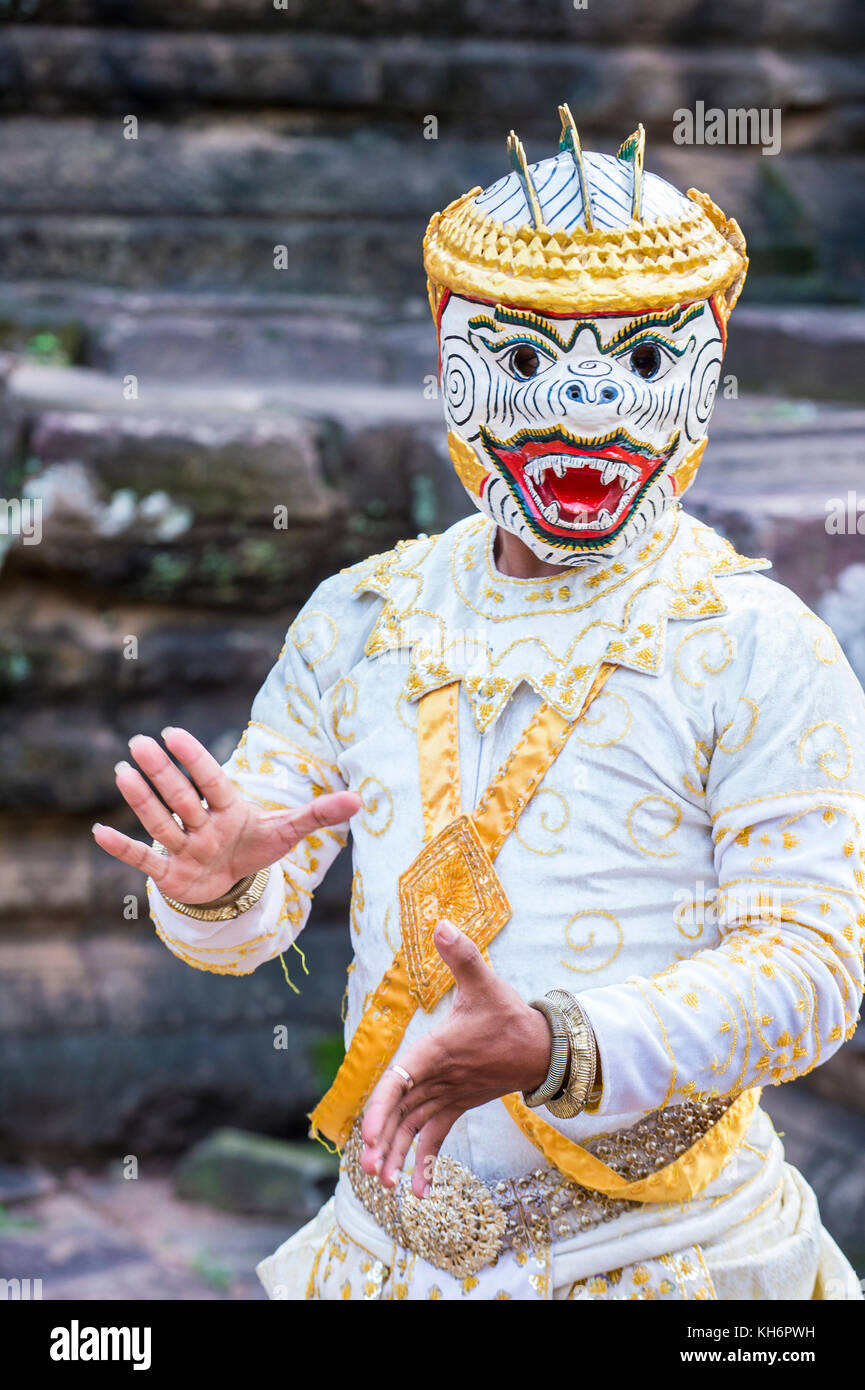 Cambodian Apsara dancer in Angkor Wat , Siem Reap Cambodia Stock Photo ...