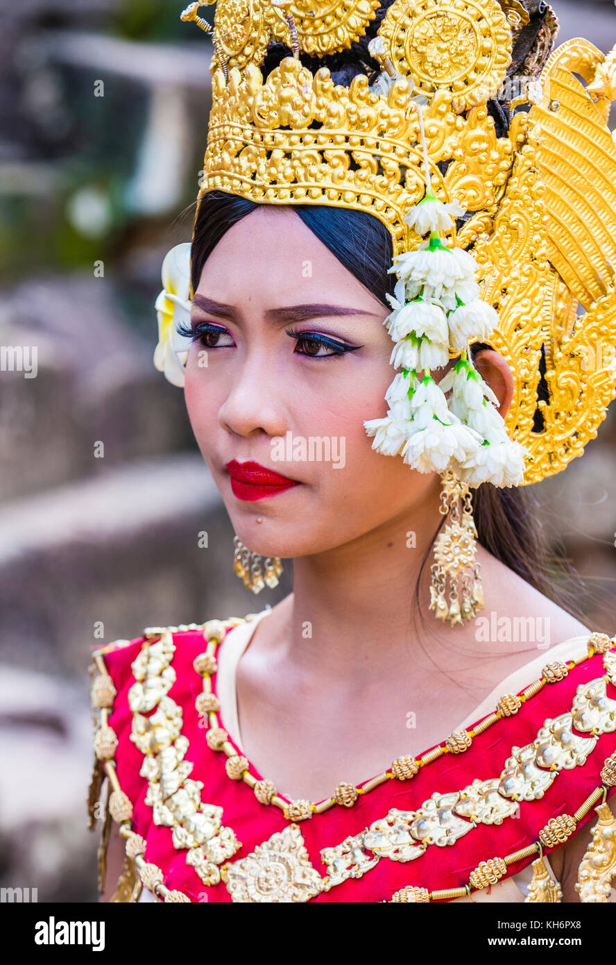 Cambodian Apsara dancer in Angkor Wat , Siem Reap Cambodia Stock Photo - Alamy