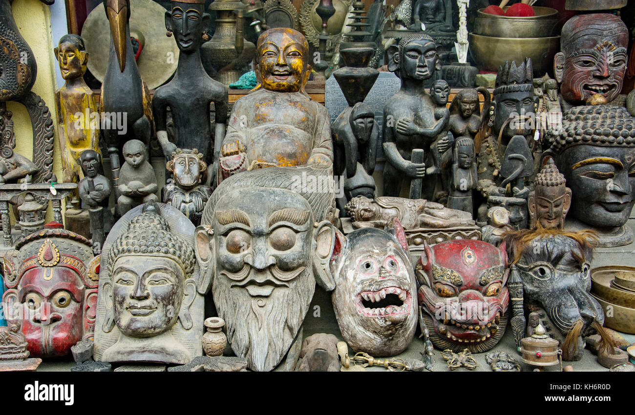 Animism mask hi-res stock photography and images - Alamy