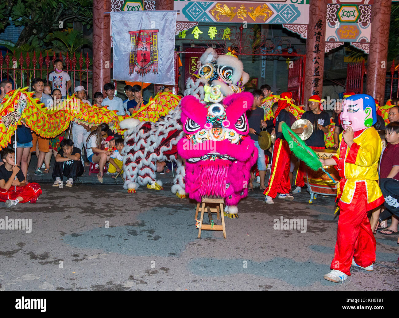 Participants in a Lion dance during the Mid autumn festiaval in Hoi An ...