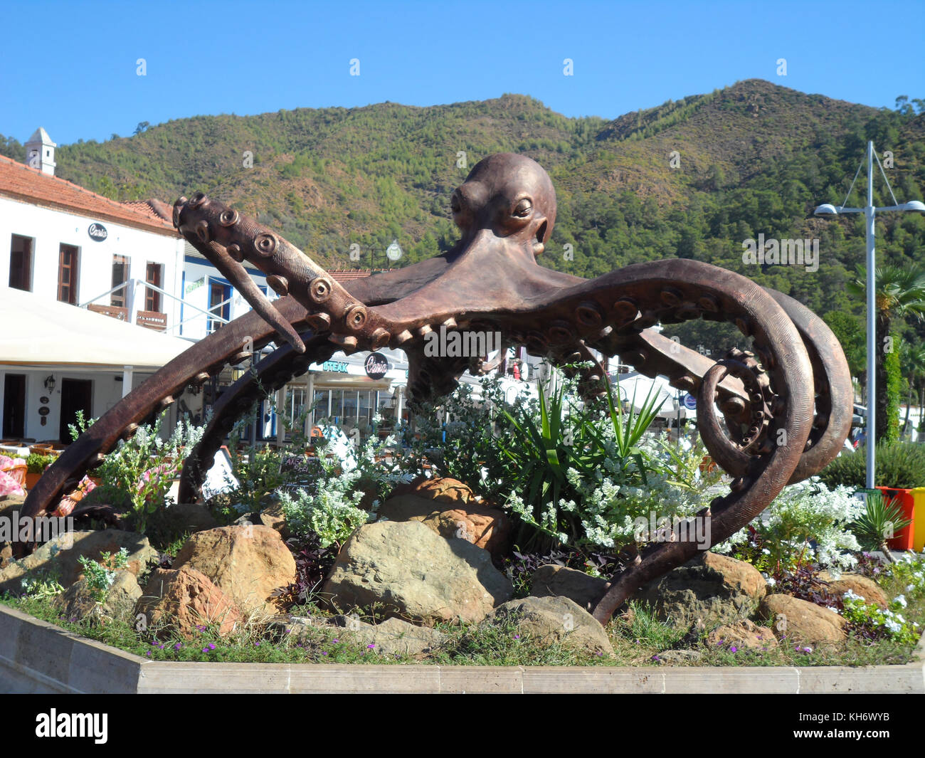 Octopus statue on the promenade at Marmaris marina, Marmaris, Mugla ...