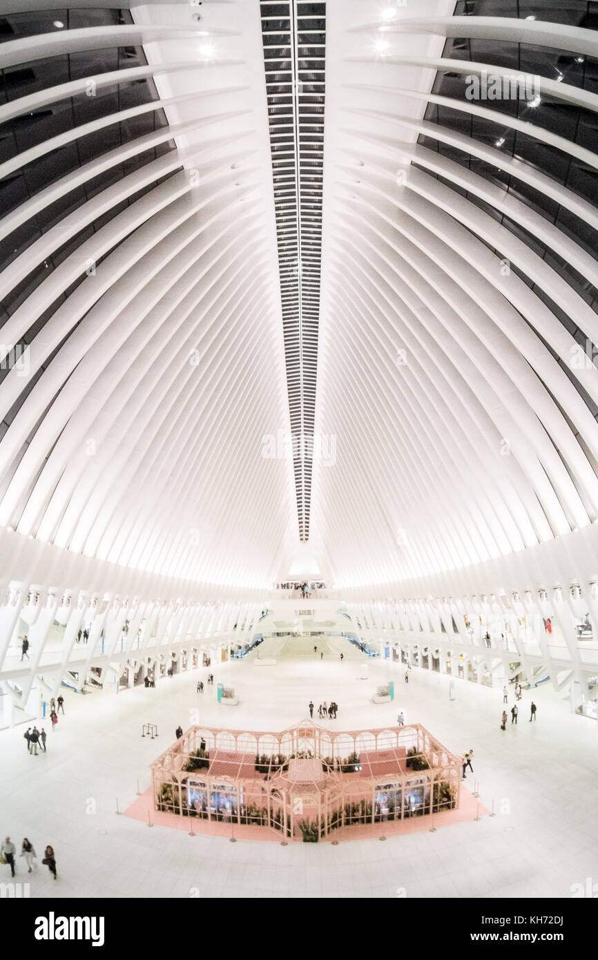 The Oculus transportation hub and shopping mall, Lower Manhattan, New ...