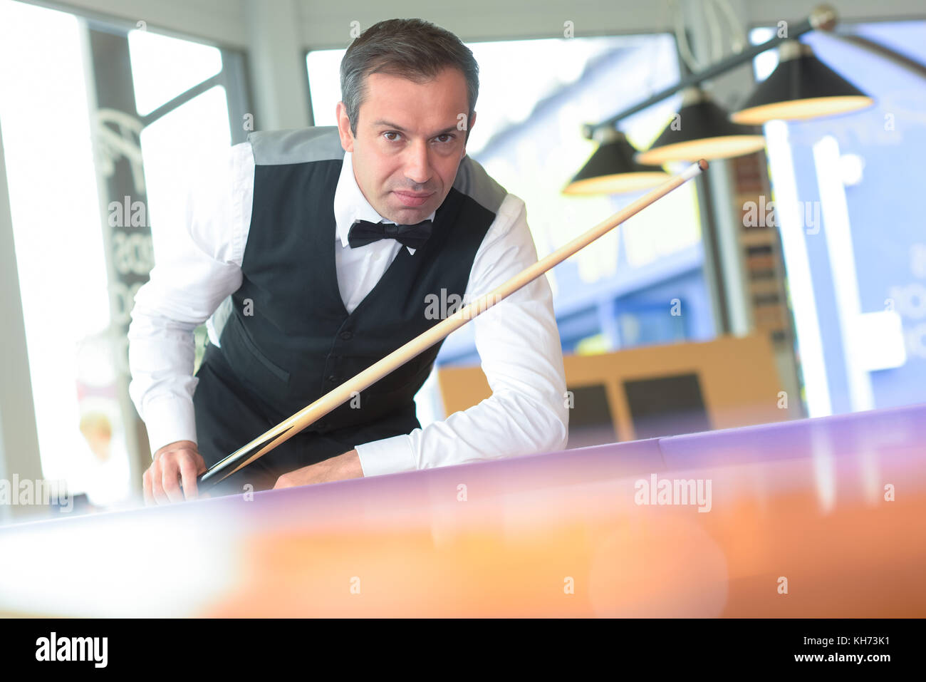 man playing pool Stock Photo - Alamy
