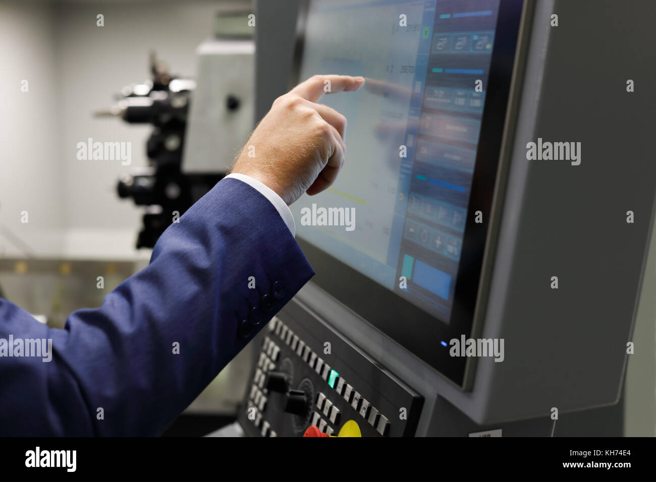 Machine screen hi-res stock photography and images - Alamy