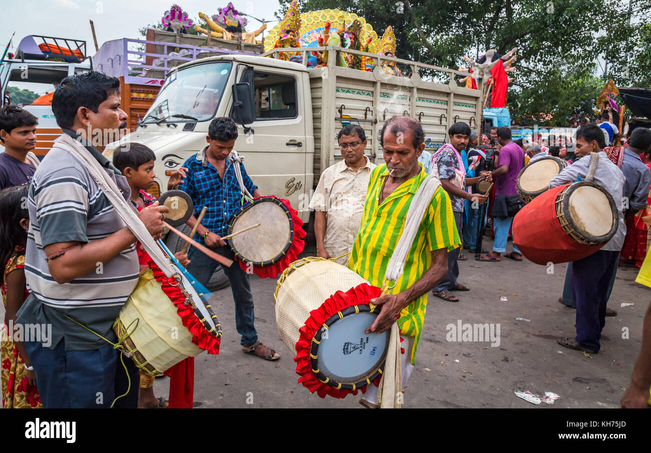 Durga Puja idol immersion ceremony at Kolkata India. Goddess Durga ...