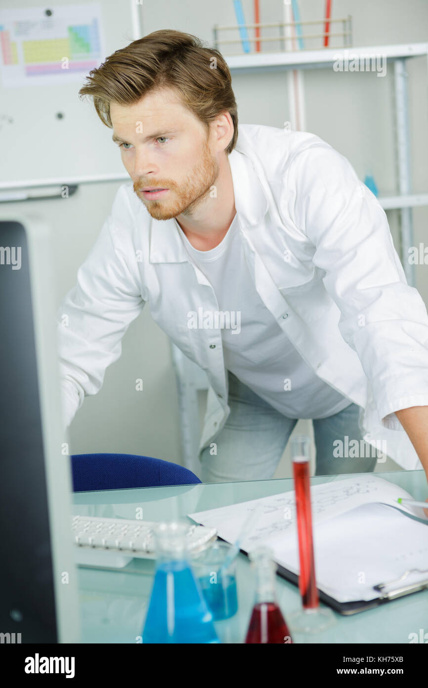 chemist man at work Stock Photo - Alamy