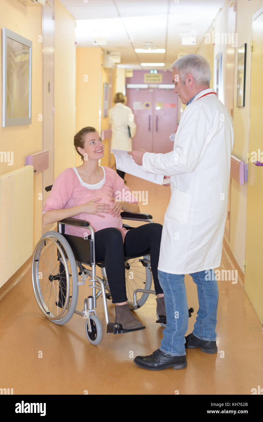 Surgery labor hi-res stock photography and images - Alamy