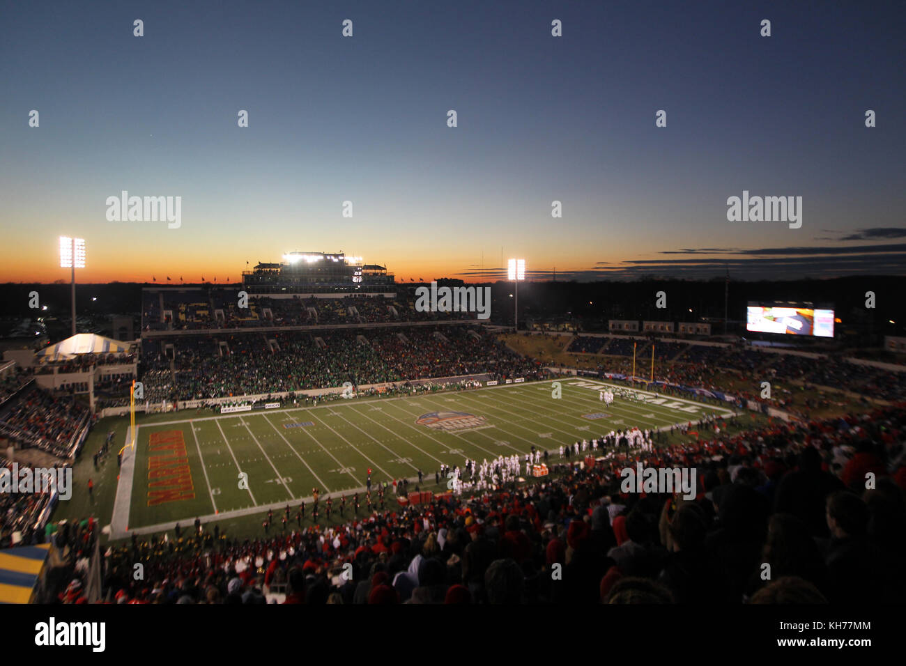 ANNAPOLIS, MD - DECEMBER 27: Atmosphere during the 2013 Military Bowl ...
